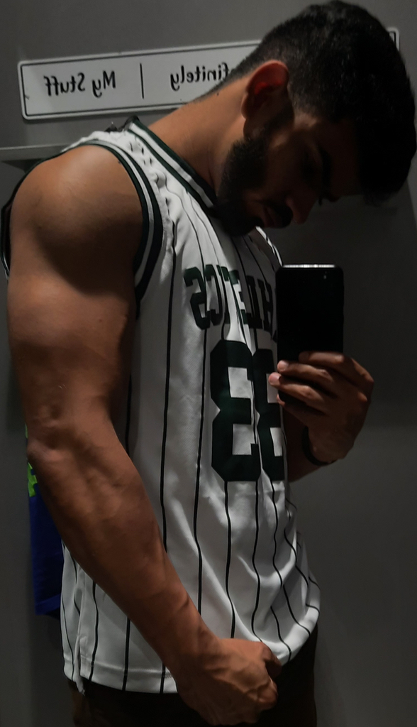 A fierce expression and bulging... | Video by SleepyWinter